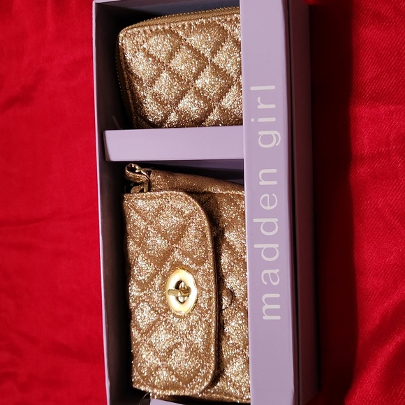 Madden Girl | Bags | Madden Girl Glitter Crossbody Wallet | Poshmark